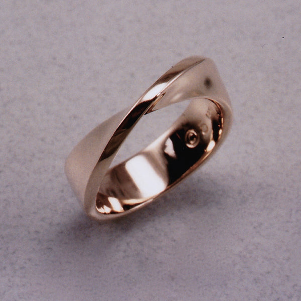 Möbius Ring – Östling Jewelry Design